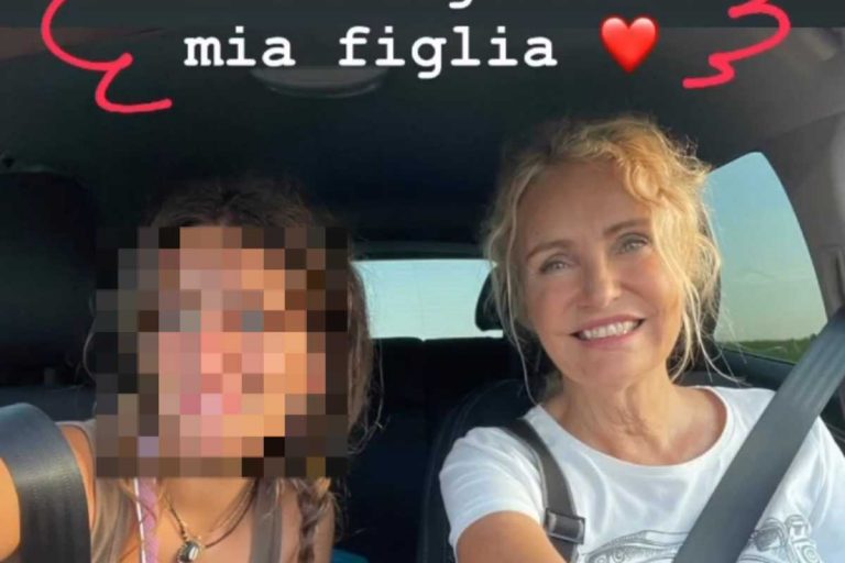 "I tramonti più belli": Licia Colò in una rara foto con la sua ...